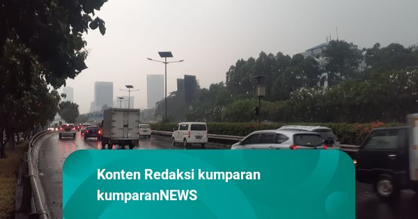 Lalu Lintas di Depan DPR Kembali Lancar Usai Massa Demo Bubar | kumparan.com